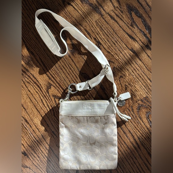 Coach | Bags | Coach Signature Canvas Crossbody Bag Vintage | Poshmark